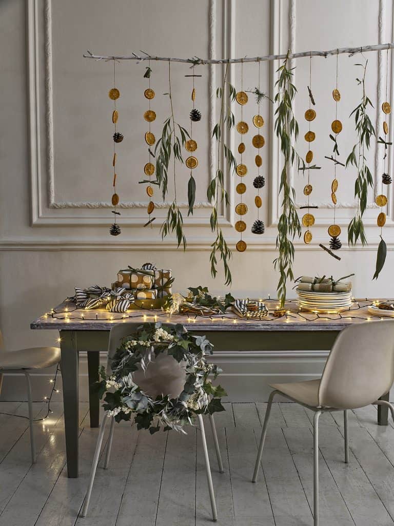 Easy DIY Christmas Table Decor - Home Trends Magazine